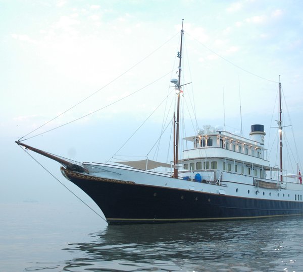 KALIZMA Yacht Charter Details, Ramage & Ferguson | CHARTERWORLD Luxury ...